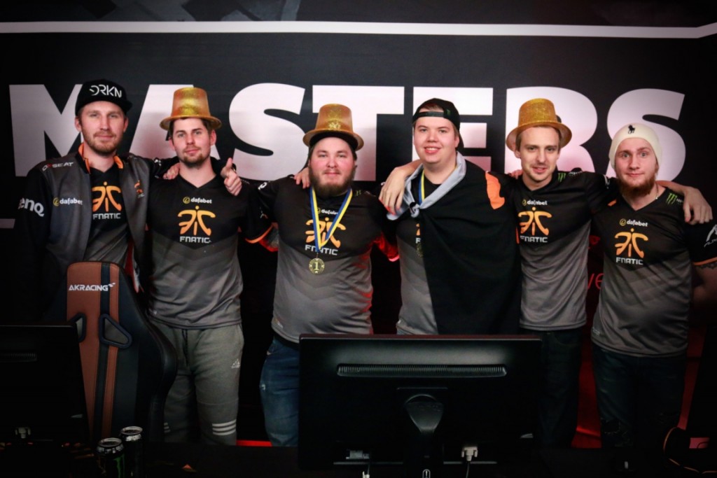 Fnatic CS:GO ขึ้นแท่นสุดยอดทีมแห่งปี 2015 - Dafa Esports