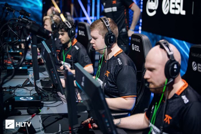 Fnatic จบที่ 1 ในกลุ่ม A อีสปอร์ต Flashpoint 2